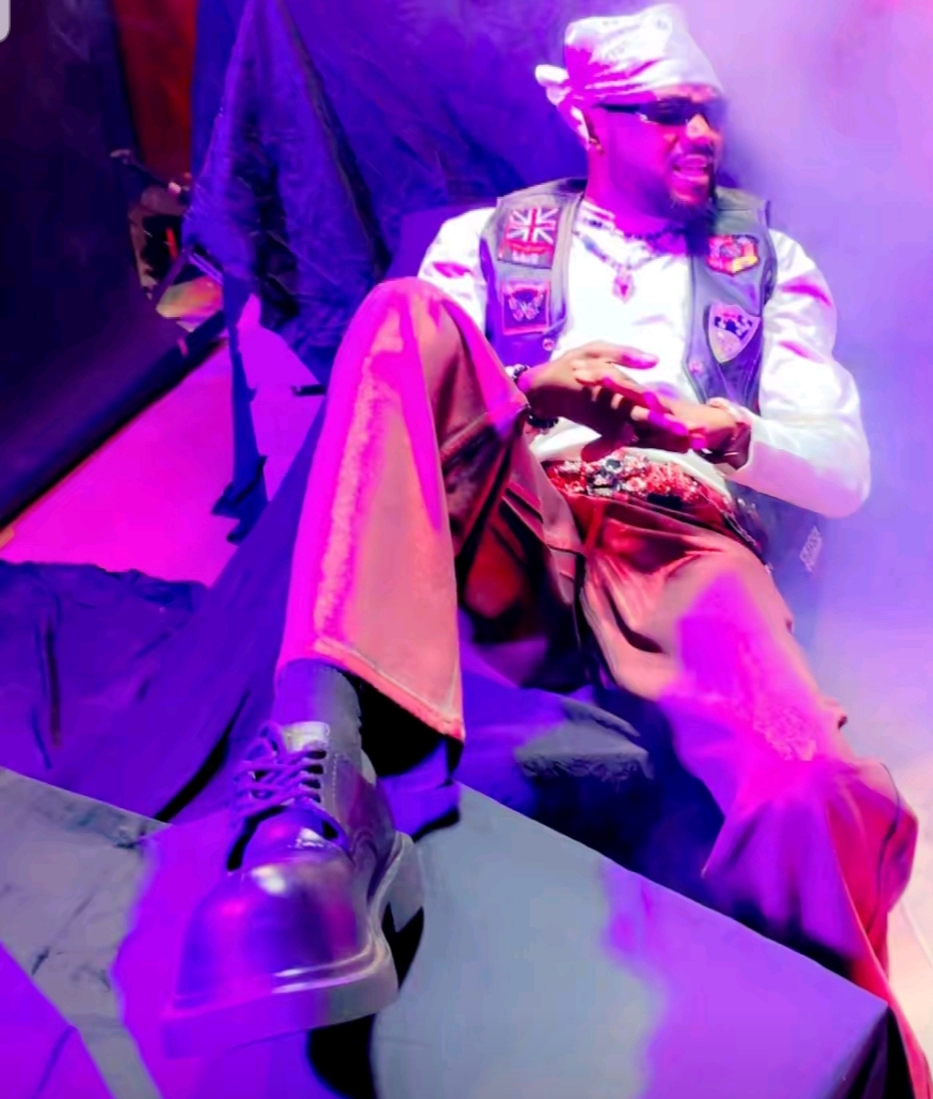 Kalli Bidiyon: Sabuwar wakar Adam A. Zango ta jawo cece-kuce kwanaki kadan bayan da yace ya dade ...